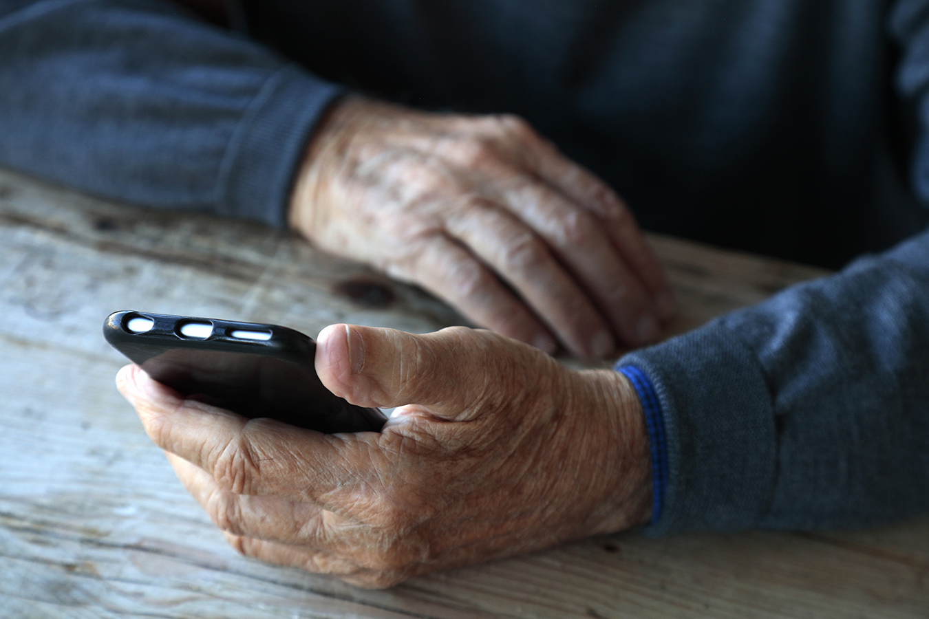 The Delicate Issue Of Taking Away A Senior’s Smartphone - KFF Health News