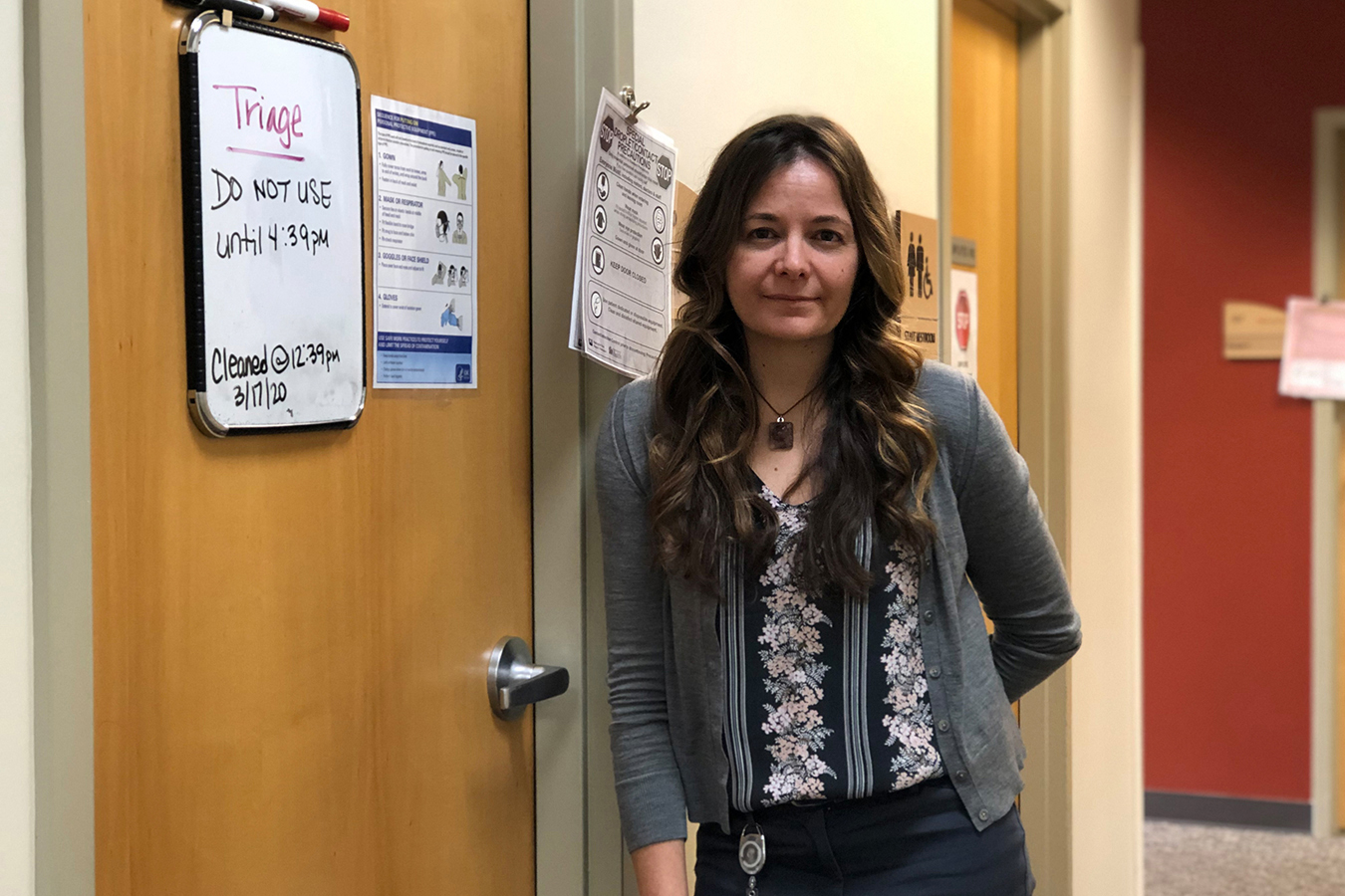 Centros de salud comunitarios enfrentan al coronavirus, bajo presión financiera - KFF Health News