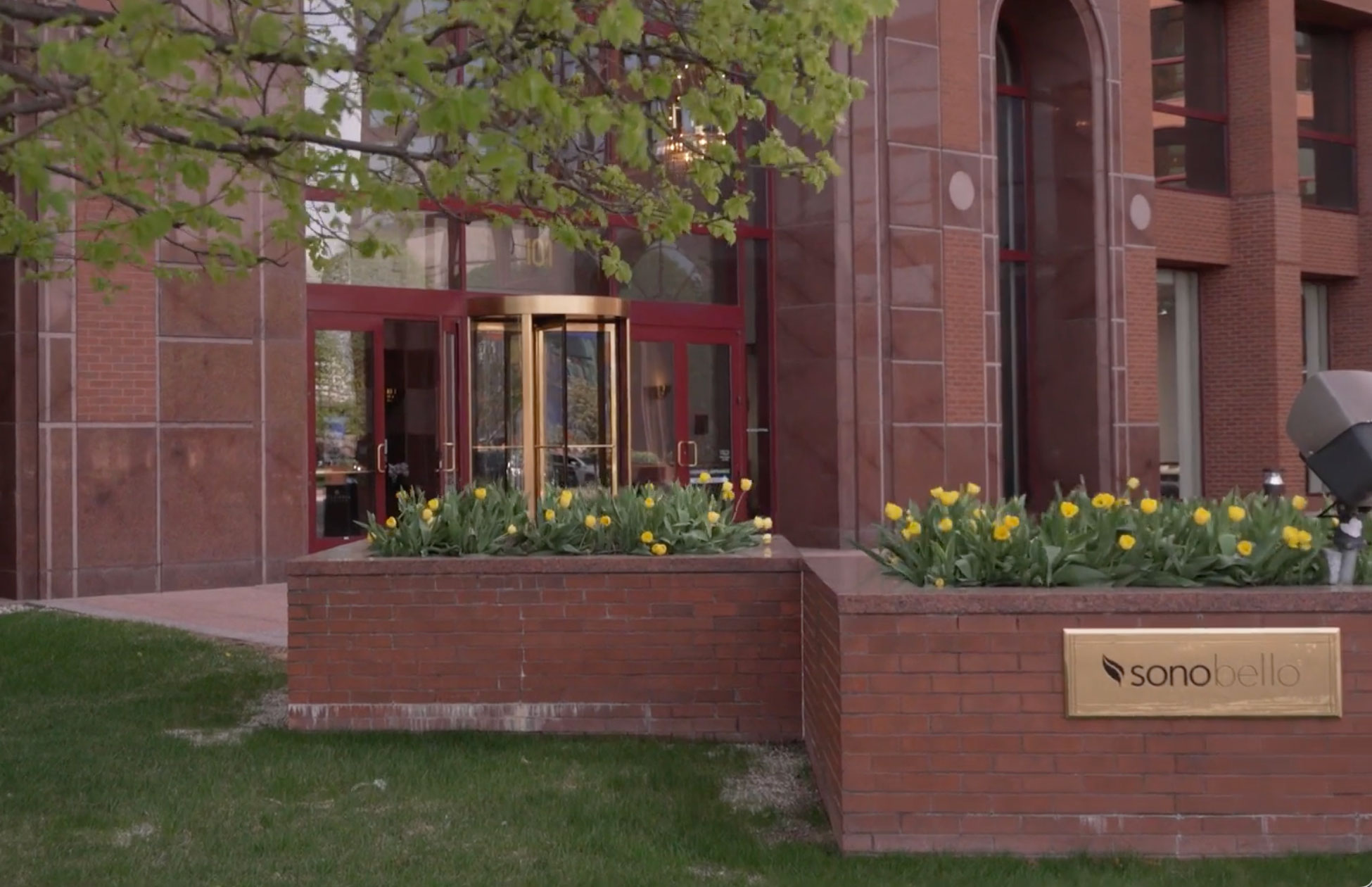 Cosmetic Surgeries Led to Disfiguring Injuries, Patients Allege - KFF ...